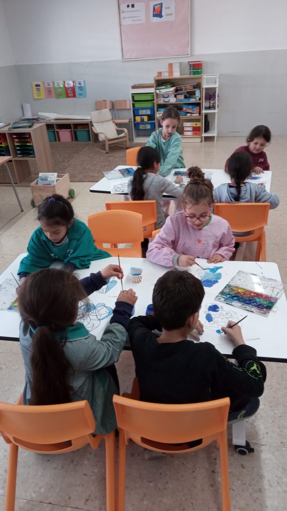 Taller "decorem l'escola" i taller de pintura | Escola Roser Capdevila